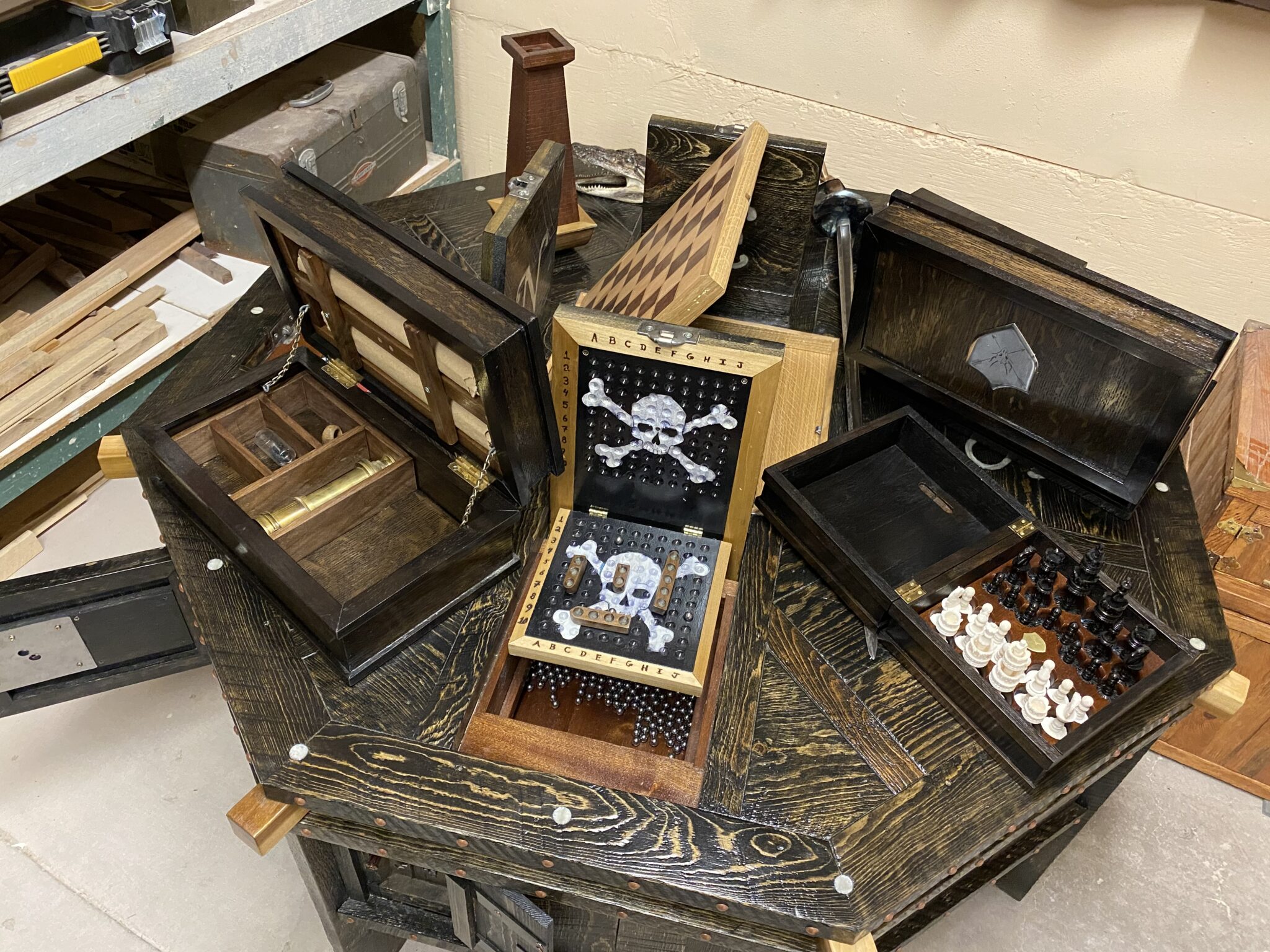 Lucky Rooster Co. | Dedicated to the creation of clever furniture